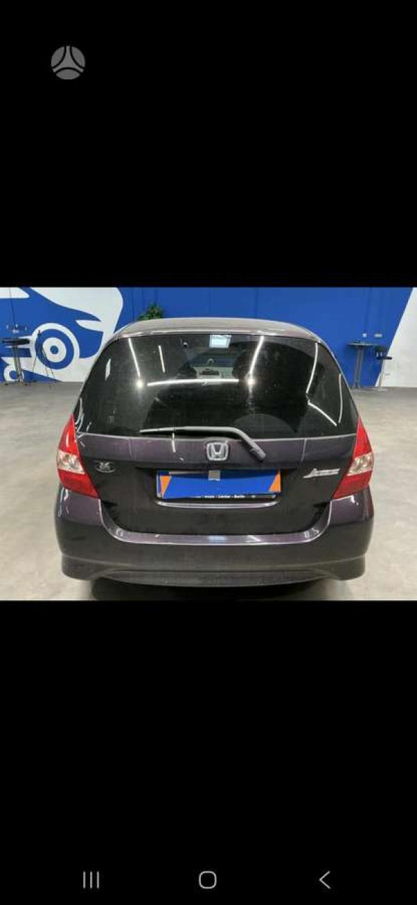Honda Jazz 2008 in Vilnius on AUTOMOTO.COM.LV Violet Honda Jazz 2008 in Vilnius, with an engine capacity of 1.34 L and mileage of 204 thousand km for 3750 €, photo 5 on AUTOMOTO.COM.LV
