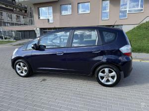 Violet Honda Jazz 2009 in Vilnius, with an engine capacity of 1.34 L and mileage of 114 thousand km for 1850 €, photo 5 on AUTOMOTO.COM.LV