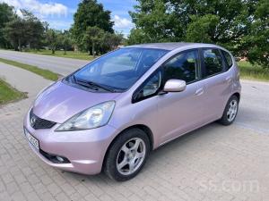 Violet Honda Jazz 2010 in Limbazi, with an engine capacity of 1.40 L and mileage of 123 thousand km for 1700 €, photo  on AUTOMOTO.COM.LV