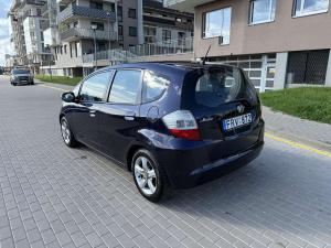 Violet Honda Jazz 2009 in Vilnius, with an engine capacity of 1.34 L and mileage of 114 thousand km for 1950 €, photo 5 on AUTOMOTO.COM.LV