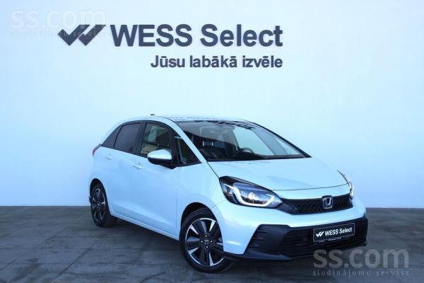White Honda Jazz 2025 in Riga, with an engine capacity of 1.50 L and mileage of 19 thousand km for 21900 €, photo 2 on AUTOMOTO.COM.LV