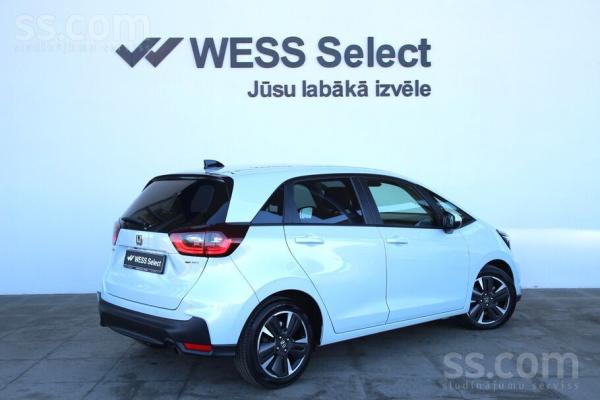 White Honda Jazz 2025 in Riga, with an engine capacity of 1.50 L and mileage of 19 thousand km for 21900 €, photo 3 on AUTOMOTO.COM.LV