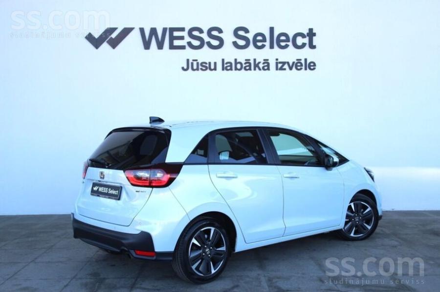 Белый Хонда Джаз 2025 в Рига, объемом двигателя 1.50 л и пробегом 18 тыс. км за 21900 €, фото 4 на AUTOMOTO.COM.LV