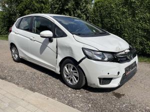 White Honda Jazz 2016 in Panevezys, with an engine capacity of 1.40 L and mileage of 58 thousand km for 2900 €, photo  on AUTOMOTO.COM.LV