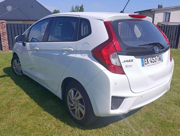 Balts Honda Jazz 2017 Vievis, ar dzinēja tilpumu 1.32 L un nobraukumu 117 tūkst. km par 7000 €, foto 4 vietnē AUTOMOTO.COM.LV