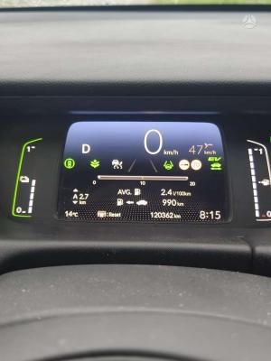 White Honda Jazz 2021 in Panevezys, with an engine capacity of 1.50 L and mileage of 120 thousand km for 6500 €, photo 6 on AUTOMOTO.COM.LV