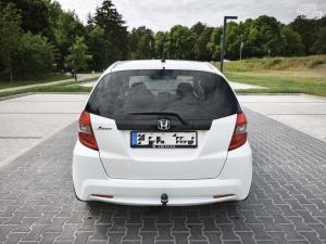 White Honda Jazz 2015 in Jurbarkas, with an engine capacity of 1.30 L and mileage of 173 thousand km for 4250 €, photo 9 on AUTOMOTO.COM.LV