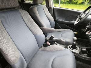 White Honda Jazz 2015 in Jurbarkas, with an engine capacity of 1.30 L and mileage of 173 thousand km for 4250 €, photo 18 on AUTOMOTO.COM.LV
