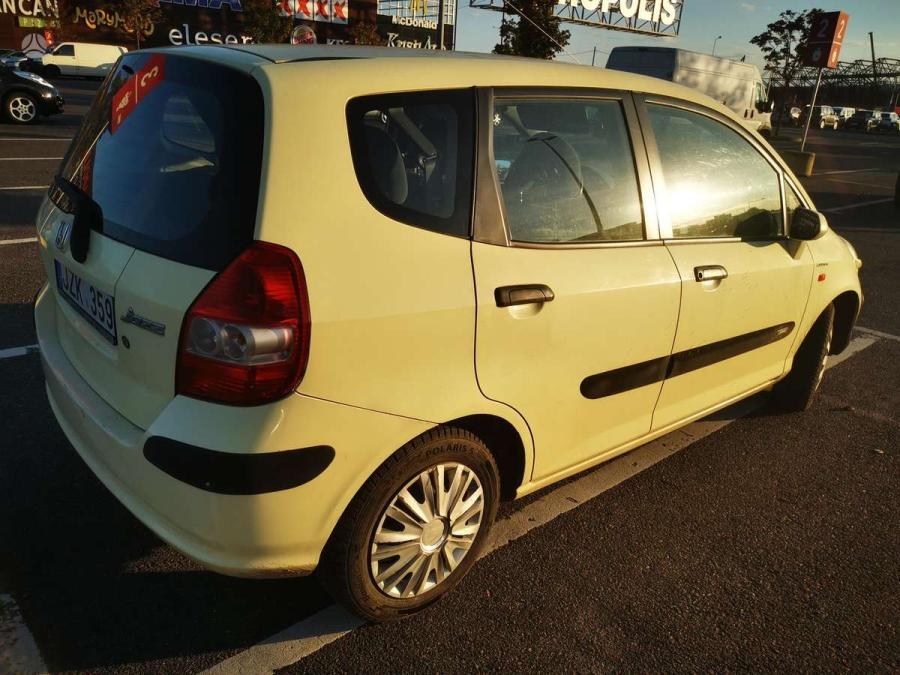 Желтый Хонда Джаз 2002 в Вильнюс, объемом двигателя 1.34 л и пробегом 132 тыс. км за 1844 €, фото 1 на AUTOMOTO.COM.LV
