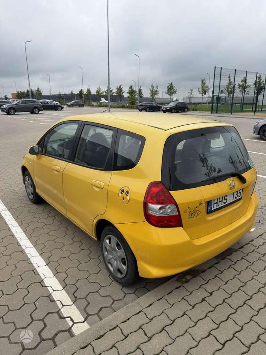 Dzeltens Honda Jazz 2006 Kauņa, ar dzinēja tilpumu 1.24 L un nobraukumu 285 tūkst. km par 549 €, foto 5 vietnē AUTOMOTO.COM.LV