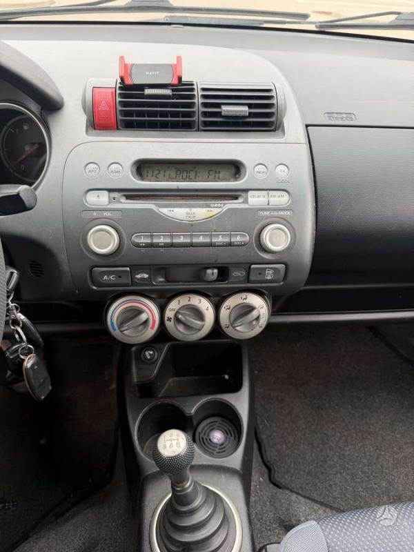 Dzeltens Honda Jazz 2006 Kauņa, ar dzinēja tilpumu 1.24 L un nobraukumu 285 tūkst. km par 549 €, foto 11 vietnē AUTOMOTO.COM.LV
