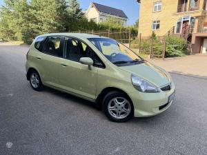 Yellow Honda Jazz 2008 in Vilnius, with an engine capacity of 1.34 L and mileage of 150 thousand km for 2850 €, photo 3 on AUTOMOTO.COM.LV