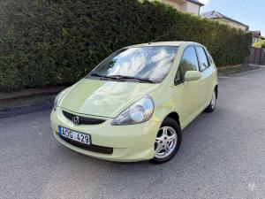 Yellow Honda Jazz 2008 in Vilnius, with an engine capacity of 1.34 L and mileage of 150 thousand km for 2850 €, photo 5 on AUTOMOTO.COM.LV