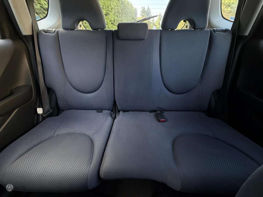 Yellow Honda Jazz 2008 in Vilnius, with an engine capacity of 1.34 L and mileage of 150 thousand km for 2850 €, photo 18 on AUTOMOTO.COM.LV