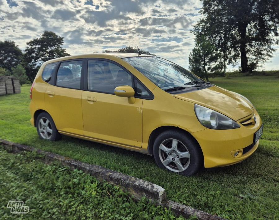 Yellow Honda Jazz 2008 in Panevezys, with an engine capacity of 1.30 L and mileage of 243 thousand km for 1700 €, photo 3 on AUTOMOTO.COM.LV