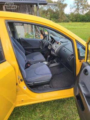 Yellow Honda Jazz 2008 in Panevezys, with an engine capacity of 1.30 L and mileage of 243 thousand km for 1700 €, photo 8 on AUTOMOTO.COM.LV