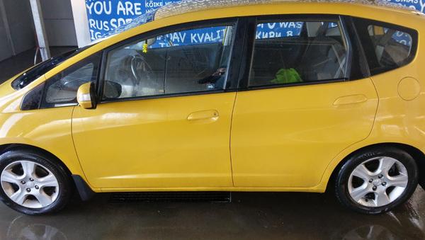 Dzeltens Honda Jazz 2010 Tallina, ar dzinēja tilpumu 1.30 L un nobraukumu 204 tūkst. km par 3450 €, foto 6 vietnē AUTOMOTO.COM.LV