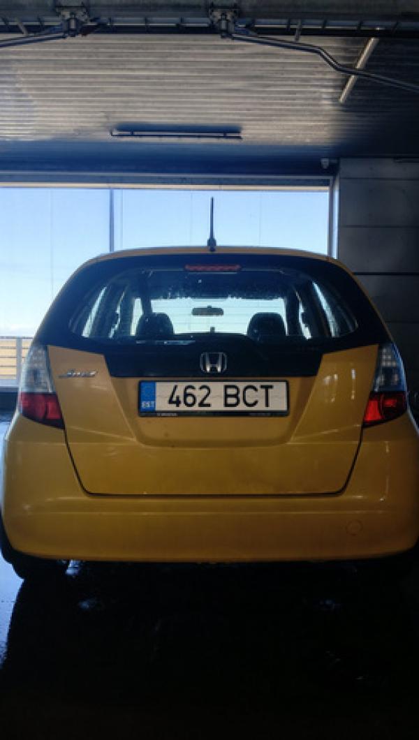 Dzeltens Honda Jazz 2010 Tallina, ar dzinēja tilpumu 1.30 L un nobraukumu 204 tūkst. km par 3450 €, foto 9 vietnē AUTOMOTO.COM.LV
