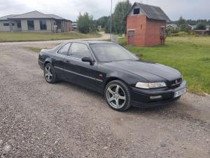 Black Honda Legend 1991 in Vilnius, with an engine capacity of 3.21 L and mileage of 313 thousand km for 4500 €, photo 4 on AUTOMOTO.COM.LV