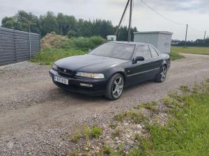Black Honda Legend 1991 in Vilnius, with an engine capacity of 3.21 L and mileage of 313 thousand km for 4500 €, photo 5 on AUTOMOTO.COM.LV
