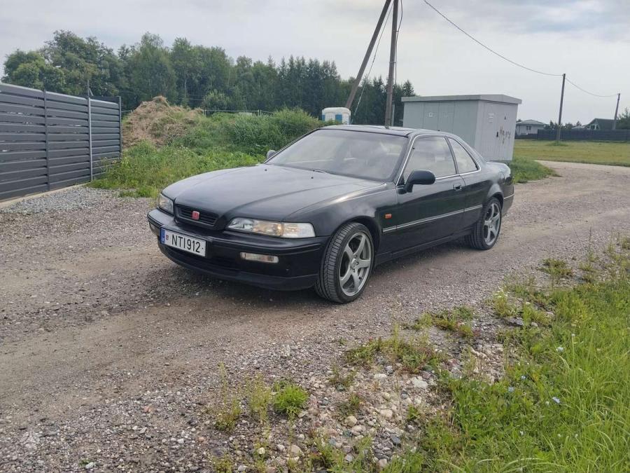 Black Honda Legend 1991 in Vilnius, with an engine capacity of 3.21 L and mileage of 313 thousand km for 4500 €, photo 5 on AUTOMOTO.COM.LV
