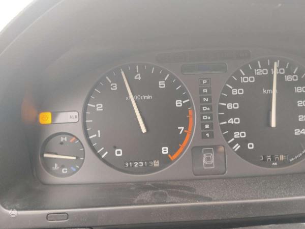 Melns Honda Legend 1991 Viļņa, ar dzinēja tilpumu 3.21 L un nobraukumu 313 tūkst. km par 4500 €, foto 8 vietnē AUTOMOTO.COM.LV