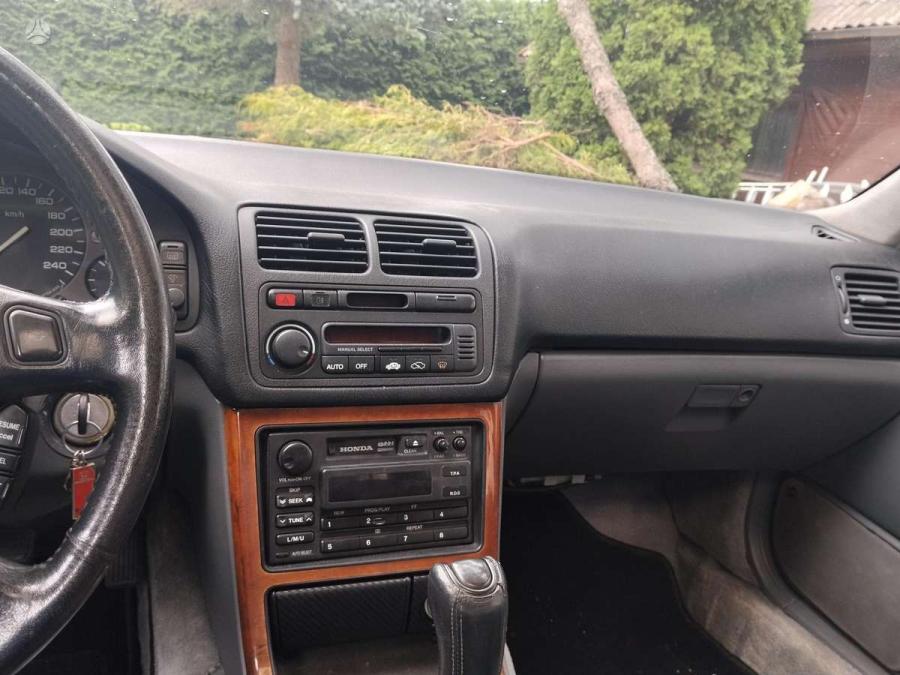 Black Honda Legend 1991 in Vilnius, with an engine capacity of 3.21 L and mileage of 313 thousand km for 4500 €, photo 11 on AUTOMOTO.COM.LV