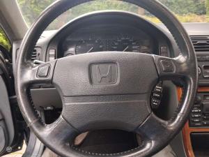 Black Honda Legend 1991 in Vilnius, with an engine capacity of 3.21 L and mileage of 313 thousand km for 4500 €, photo 17 on AUTOMOTO.COM.LV