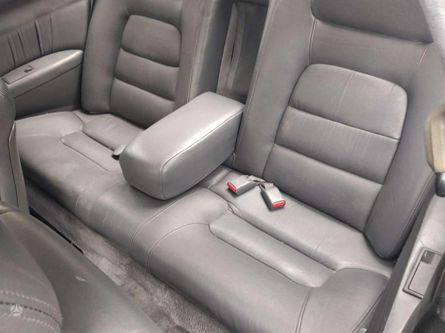 Black Honda Legend 1991 in Vilnius, with an engine capacity of 3.21 L and mileage of 313 thousand km for 4500 €, photo 19 on AUTOMOTO.COM.LV