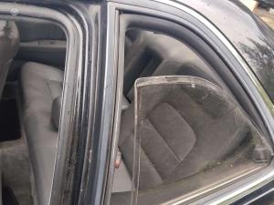 Black Honda Legend 1991 in Vilnius, with an engine capacity of 3.21 L and mileage of 313 thousand km for 4500 €, photo 21 on AUTOMOTO.COM.LV