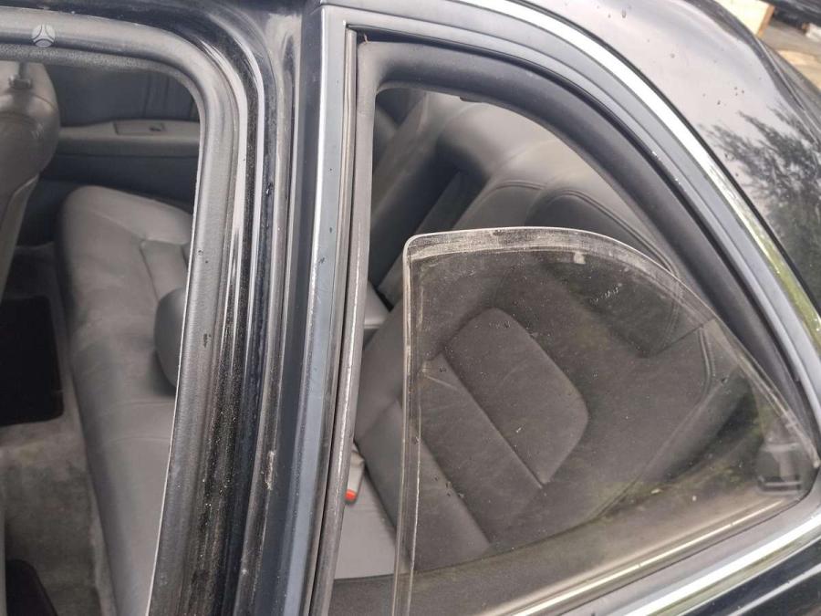 Black Honda Legend 1991 in Vilnius, with an engine capacity of 3.21 L and mileage of 313 thousand km for 4500 €, photo 21 on AUTOMOTO.COM.LV