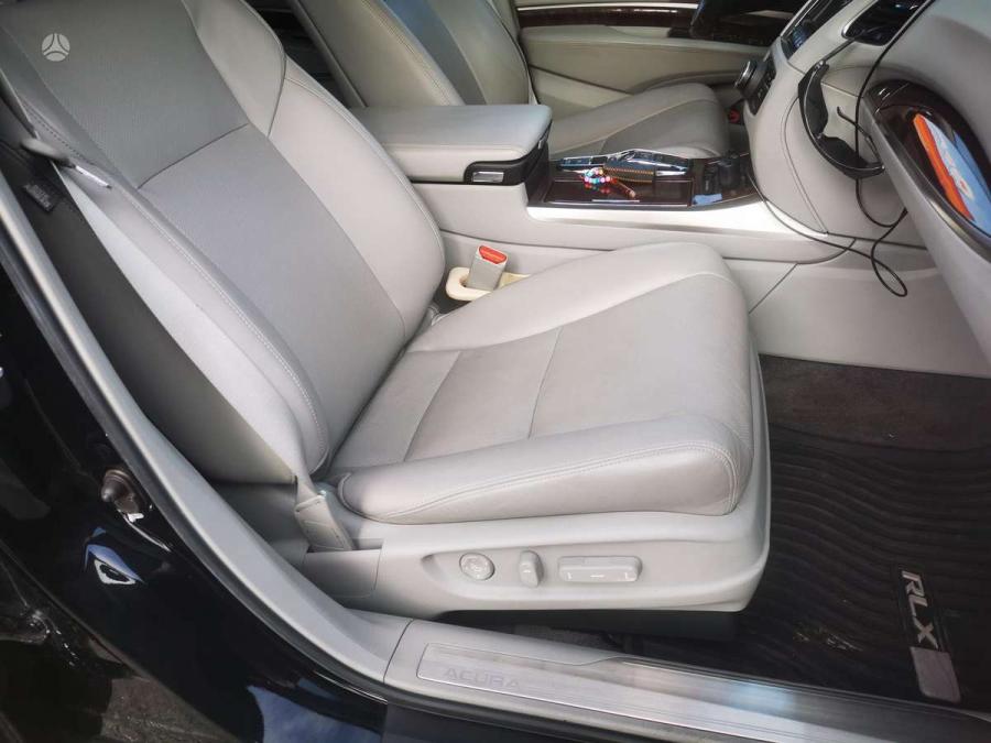 Black Honda Legend 2017 in Vilnius, with an engine capacity of 3.50 L and mileage of 95 thousand km for 17700 €, photo 7 on AUTOMOTO.COM.LV