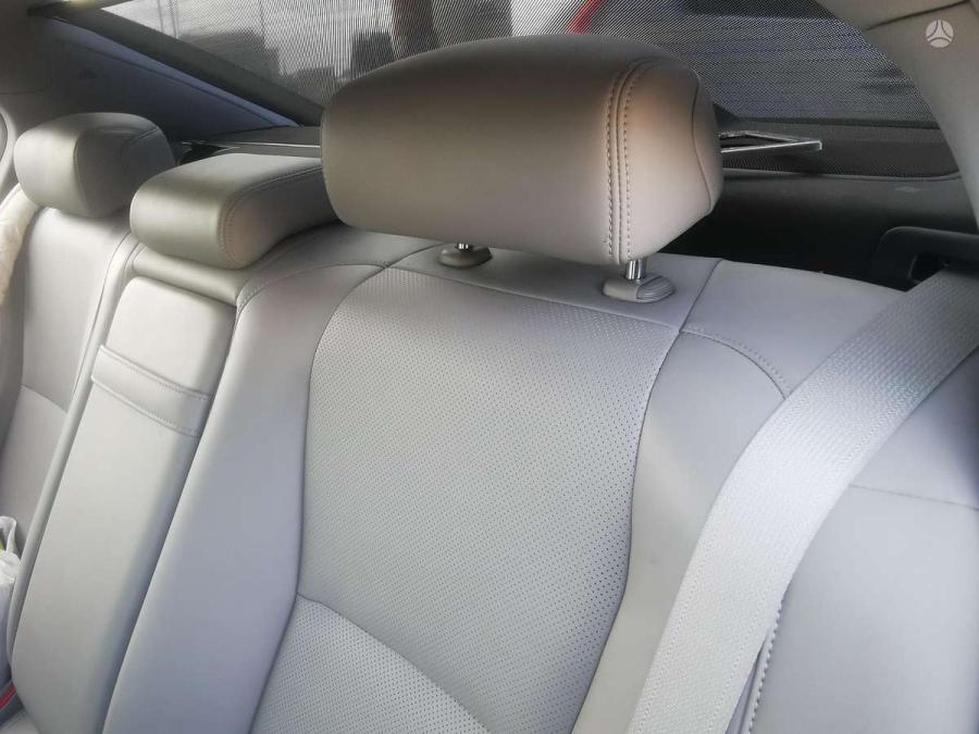 Black Honda Legend 2017 in Vilnius, with an engine capacity of 3.50 L and mileage of 95 thousand km for 17700 €, photo 14 on AUTOMOTO.COM.LV