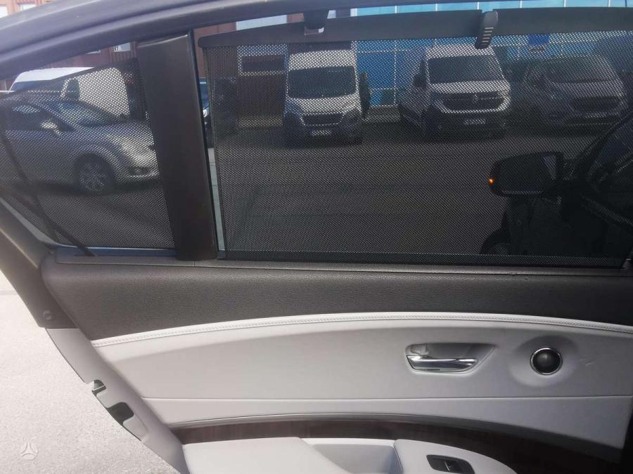 Black Honda Legend 2017 in Vilnius, with an engine capacity of 3.50 L and mileage of 95 thousand km for 17700 €, photo 16 on AUTOMOTO.COM.LV