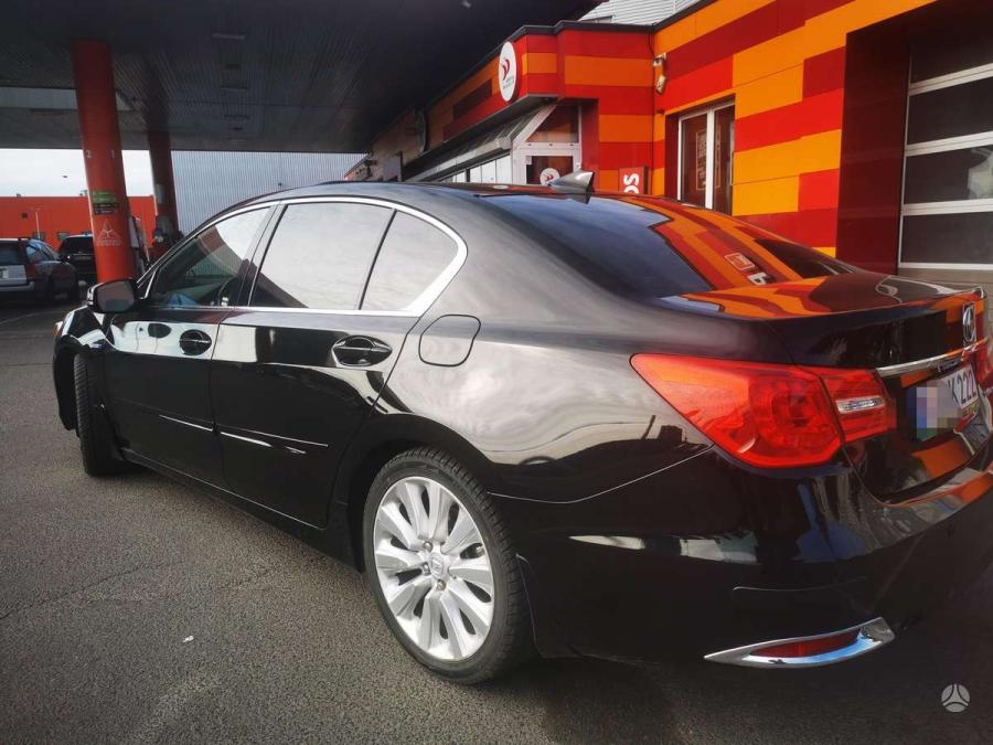 Black Honda Legend 2017 in Vilnius, with an engine capacity of 3.50 L and mileage of 95 thousand km for 17700 €, photo 18 on AUTOMOTO.COM.LV