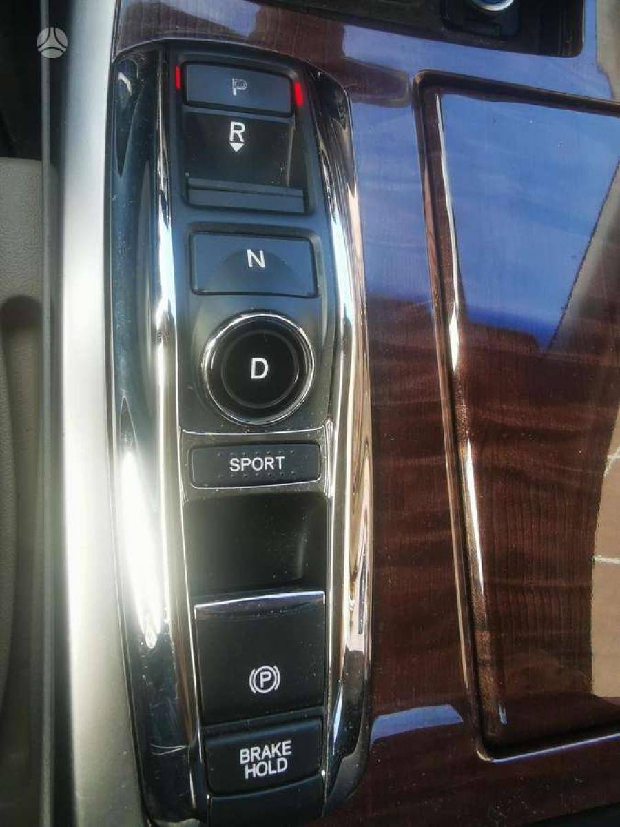 Black Honda Legend 2017 in Vilnius, with an engine capacity of 3.50 L and mileage of 95 thousand km for 17700 €, photo 32 on AUTOMOTO.COM.LV