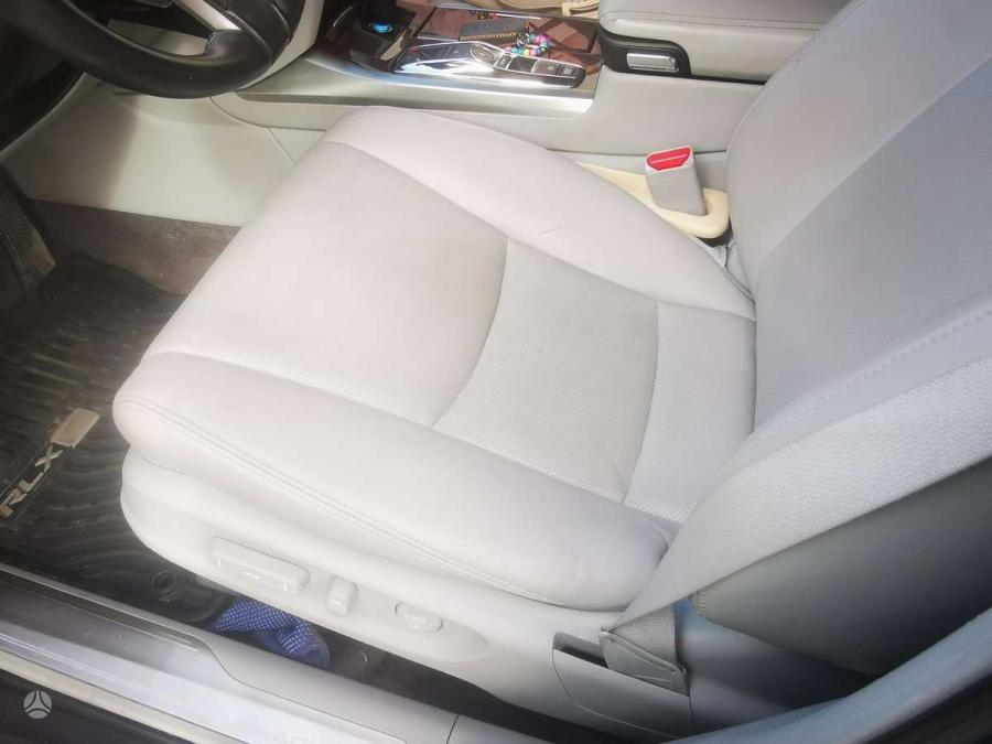 Black Honda Legend 2017 in Vilnius, with an engine capacity of 3.50 L and mileage of 66 thousand km for 17700 €, photo 23 on AUTOMOTO.COM.LV