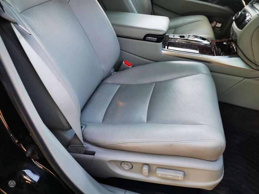 Black Honda Legend 2017 in Vilnius, with an engine capacity of 3.50 L and mileage of 66 thousand km for 17700 €, photo 15 on AUTOMOTO.COM.LV