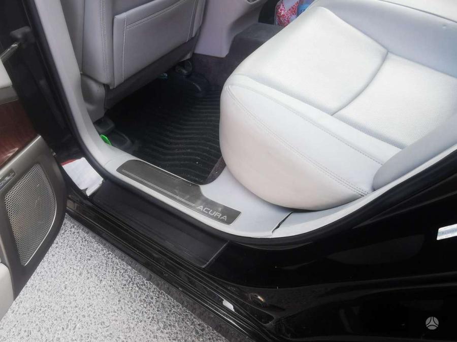 Black Honda Legend 2017 in Vilnius, with an engine capacity of 3.50 L and mileage of 66 thousand km for 17700 €, photo 26 on AUTOMOTO.COM.LV