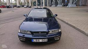Blue Honda Legend 1992 in Druskininkai, with an engine capacity of 3.20 L and mileage of 259 thousand km for 7999 €, photo  on AUTOMOTO.COM.LV