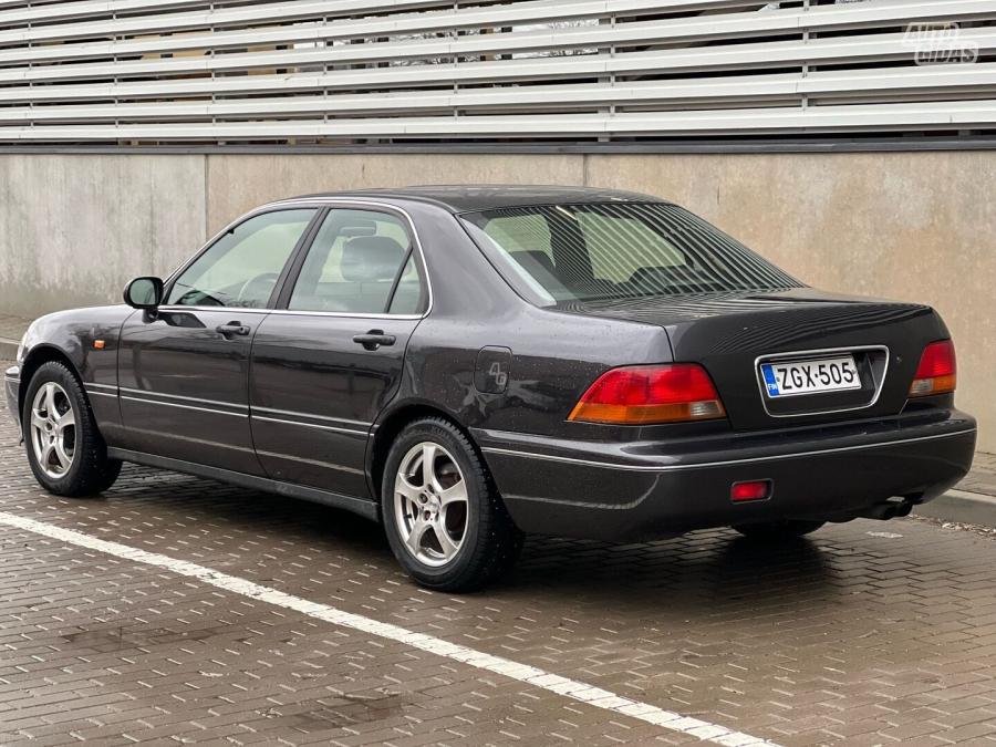 Brown Honda Legend 1997 in Siauliai, with an engine capacity of 3.50 L and mileage of 303 thousand km for 2000 €, photo 6 on AUTOMOTO.COM.LV