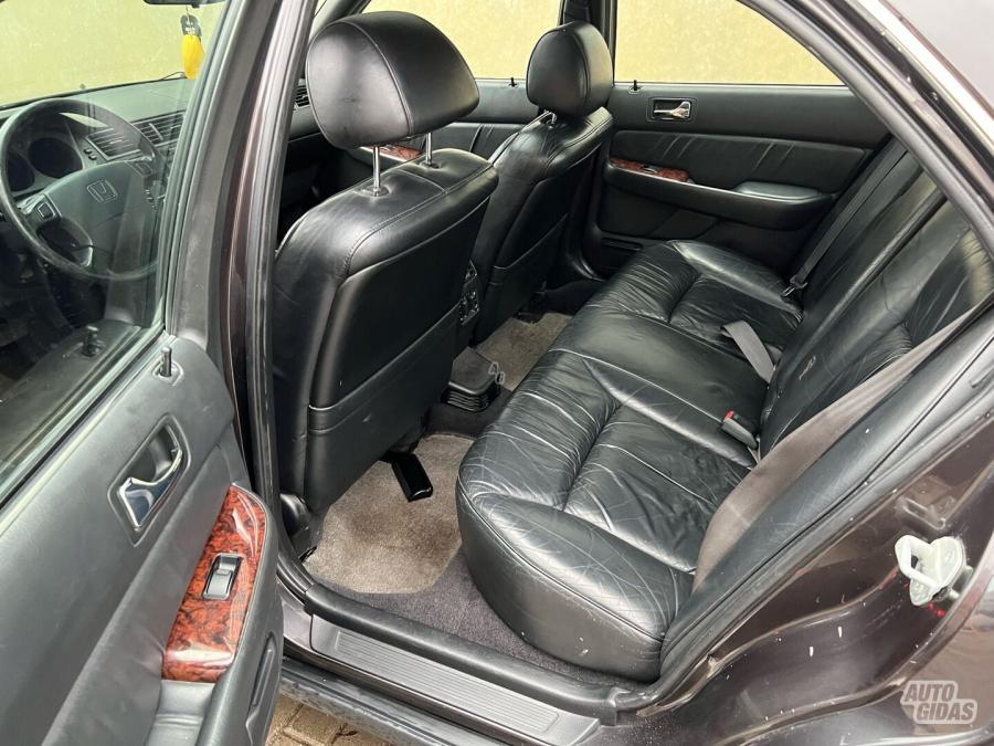 Brown Honda Legend 1997 in Siauliai, with an engine capacity of 3.50 L and mileage of 303 thousand km for 2000 €, photo 11 on AUTOMOTO.COM.LV