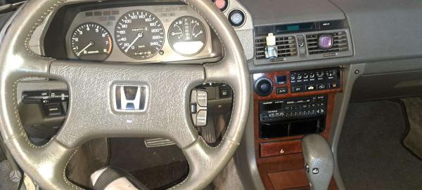 Grey Honda Legend 1991 in Taurage, with an engine capacity of 2.70 L and mileage of 59 thousand km for 4900 €, photo 9 on AUTOMOTO.COM.LV