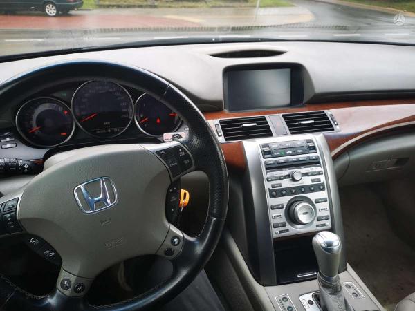 Pelēks Honda Legend 2007 Viļņa, ar dzinēja tilpumu 3.50 L un nobraukumu 267 tūkst. km par 4990 €, foto 3 vietnē AUTOMOTO.COM.LV