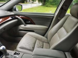Pelēks Honda Legend 2007 Viļņa, ar dzinēja tilpumu 3.50 L un nobraukumu 267 tūkst. km par 4990 €, foto 14 vietnē AUTOMOTO.COM.LV