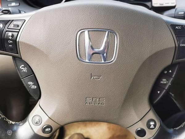 Pelēks Honda Legend 2007 Viļņa, ar dzinēja tilpumu 3.50 L un nobraukumu 267 tūkst. km par 4990 €, foto 2 vietnē AUTOMOTO.COM.LV