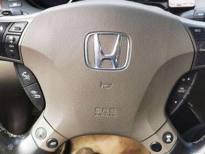 Grey Honda Legend 2007 in Vilnius, with an engine capacity of 3.50 L and mileage of 267 thousand km for 4990 €, photo 3 on AUTOMOTO.COM.LV