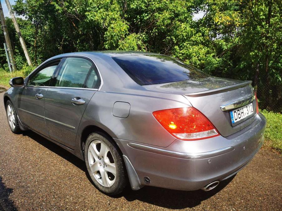 Pelēks Honda Legend 2007 Viļņa, ar dzinēja tilpumu 3.50 L un nobraukumu 261 tūkst. km par 4950 €, foto 4 vietnē AUTOMOTO.COM.LV