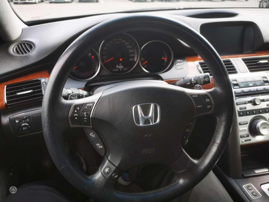 Pelēks Honda Legend 2008 Viļņa, ar dzinēja tilpumu 3.50 L un nobraukumu 154 tūkst. km par 5995 €, foto 23 vietnē AUTOMOTO.COM.LV
