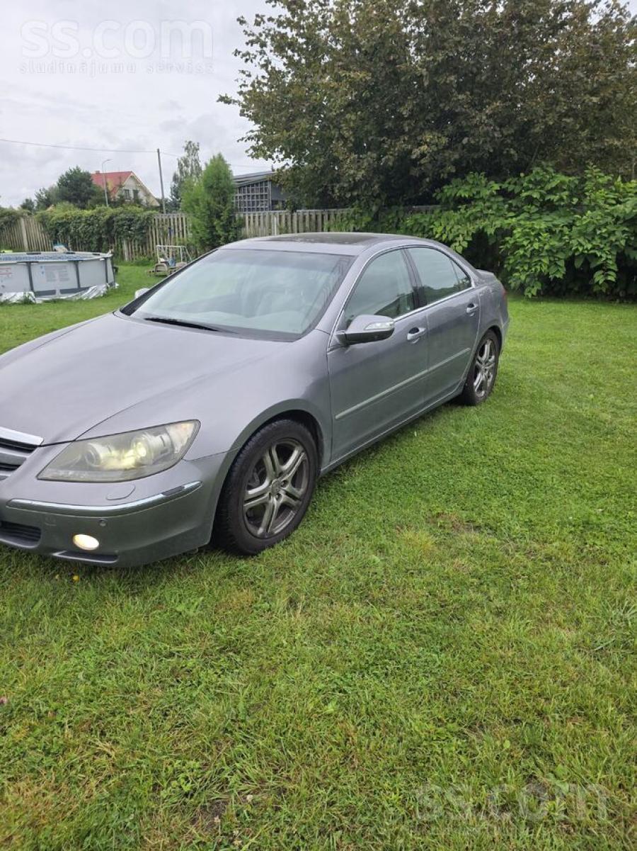 Grey Honda Legend 2009 in Riga, with an engine capacity of 3.50 L and mileage of 221 thousand km for 3500 €, photo 3 on AUTOMOTO.COM.LV